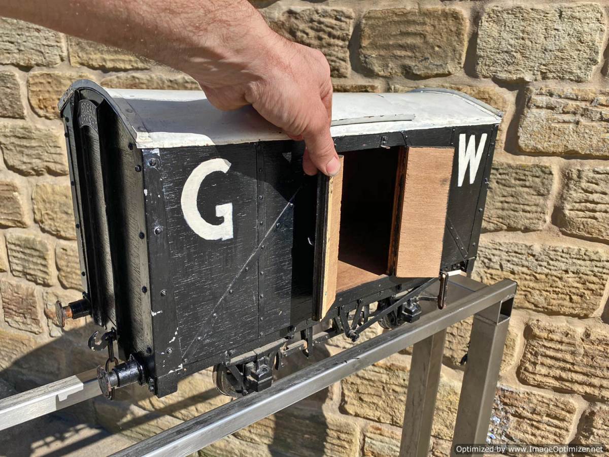 5" GW Parcels Van - Steam Workshop Services